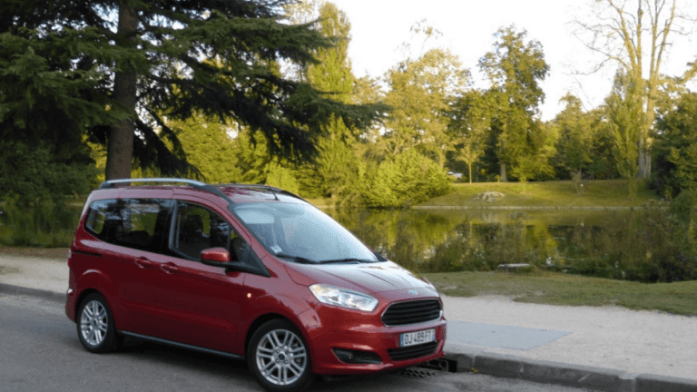 Ford Courier JT8 ne demek, hangi paket? - Araç Trafik